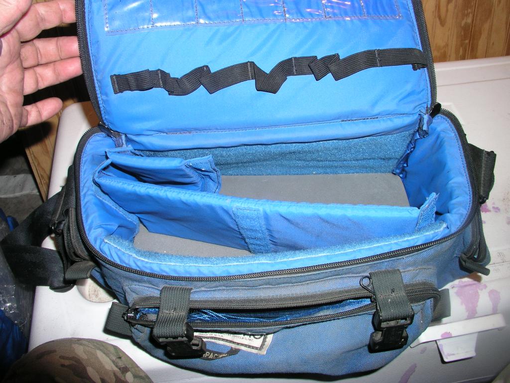 Lowe Pro Compact 35 Camera Case w Strap