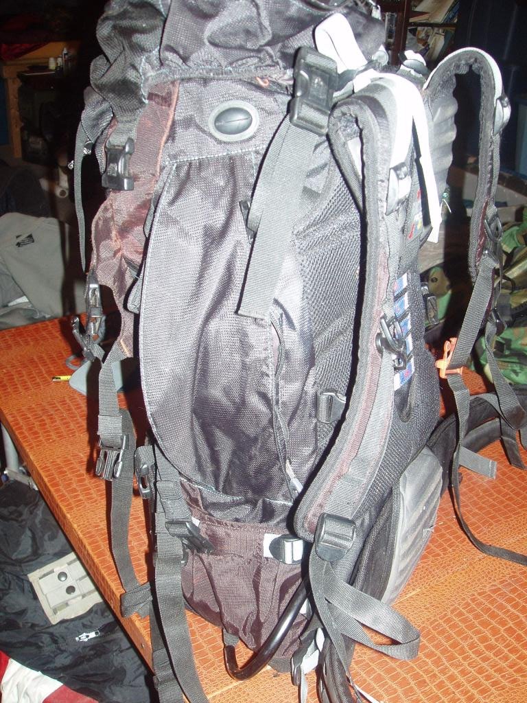 High Peak Alpine 70 +10 Internal frame Backpack