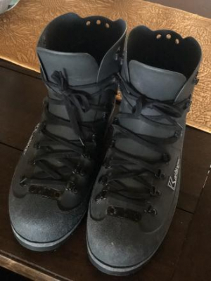Kastinger mountaineer hard shell boots