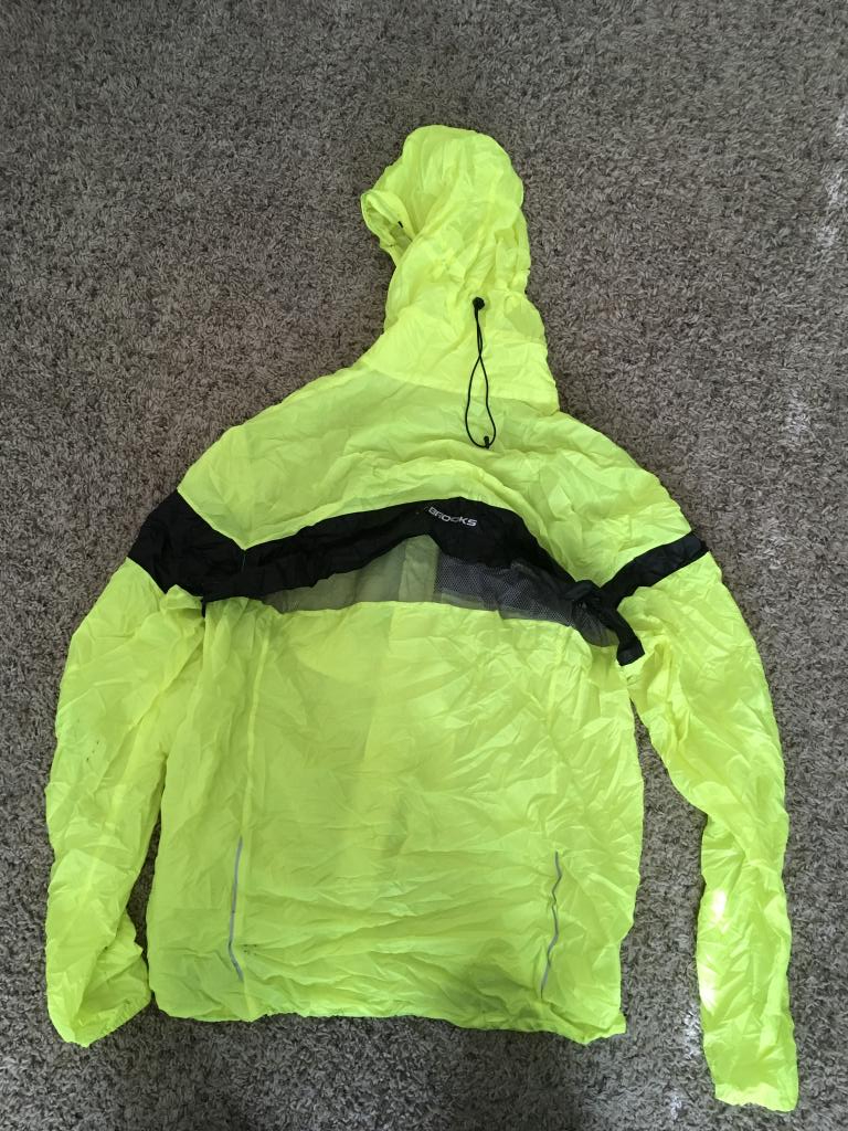 Brook's running shell, Men's Large