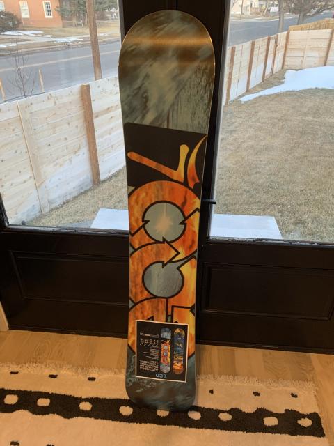 LAUNCH ECO SNOWBOARD